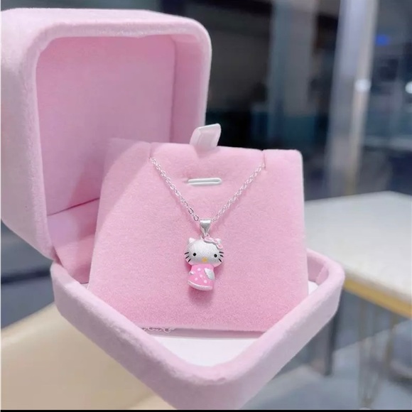 Hello Kitty | Jewelry | Hello Kitty Necklace | Poshmark